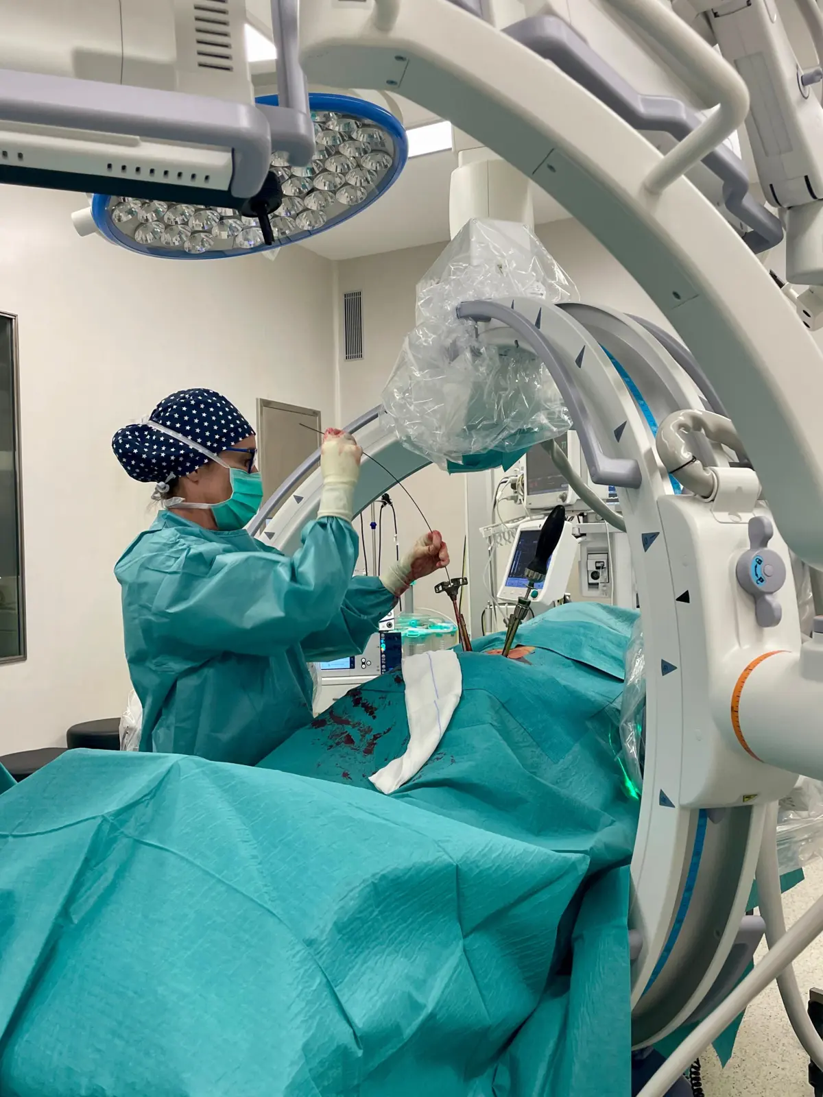 Primera intervención de osteosíntesis percutánea para el tratamiento de ...